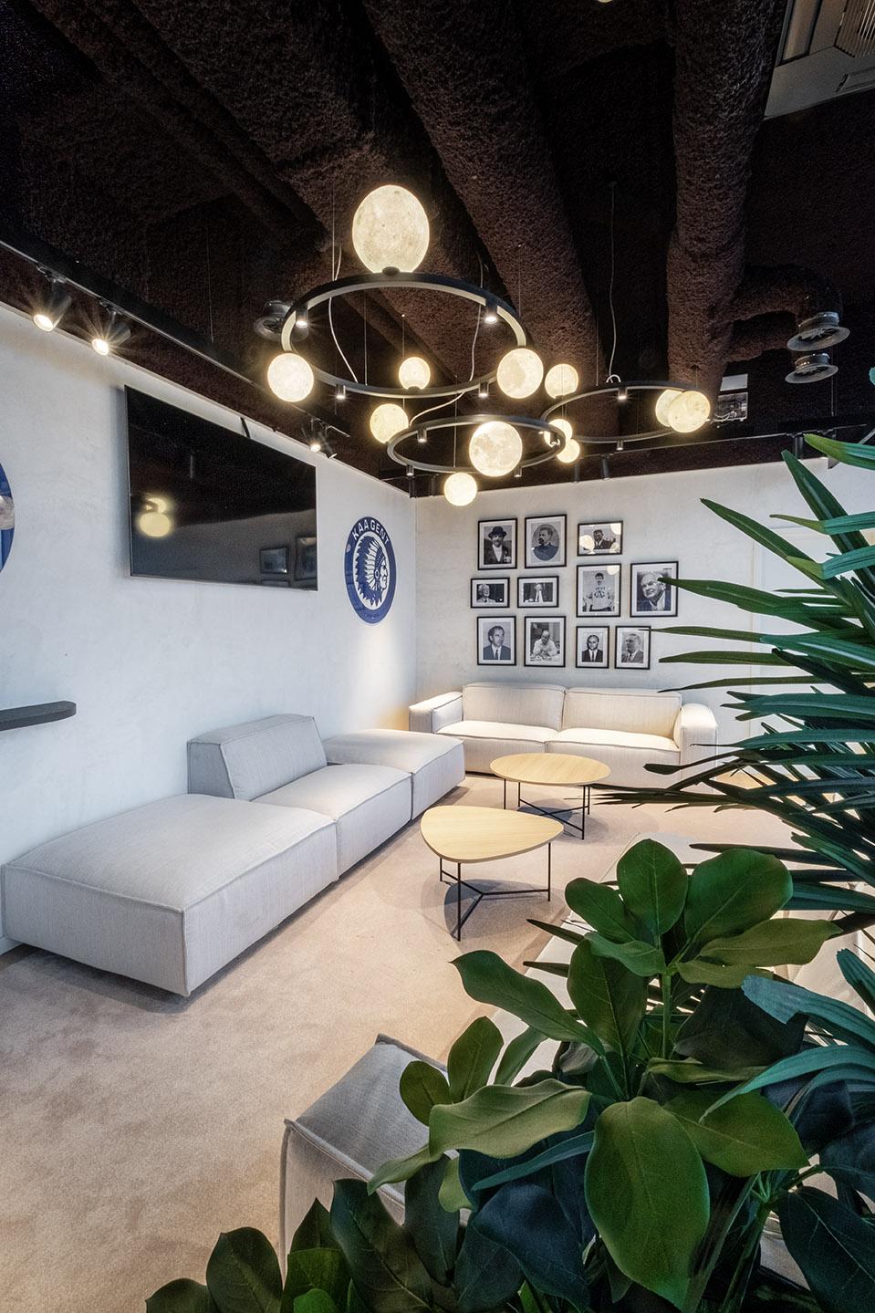 Dark for Boardroom KAA Gent